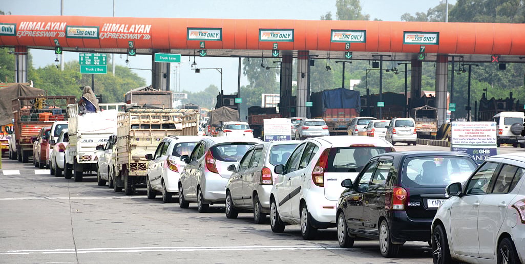 Electronic toll collection through FASTag records 46% growth in 2022