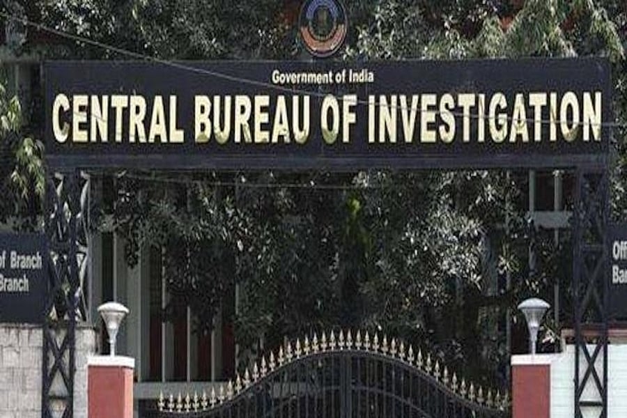 Linked scams: Wife of middleman arrested in WBSSC scam summoned by CBI ...