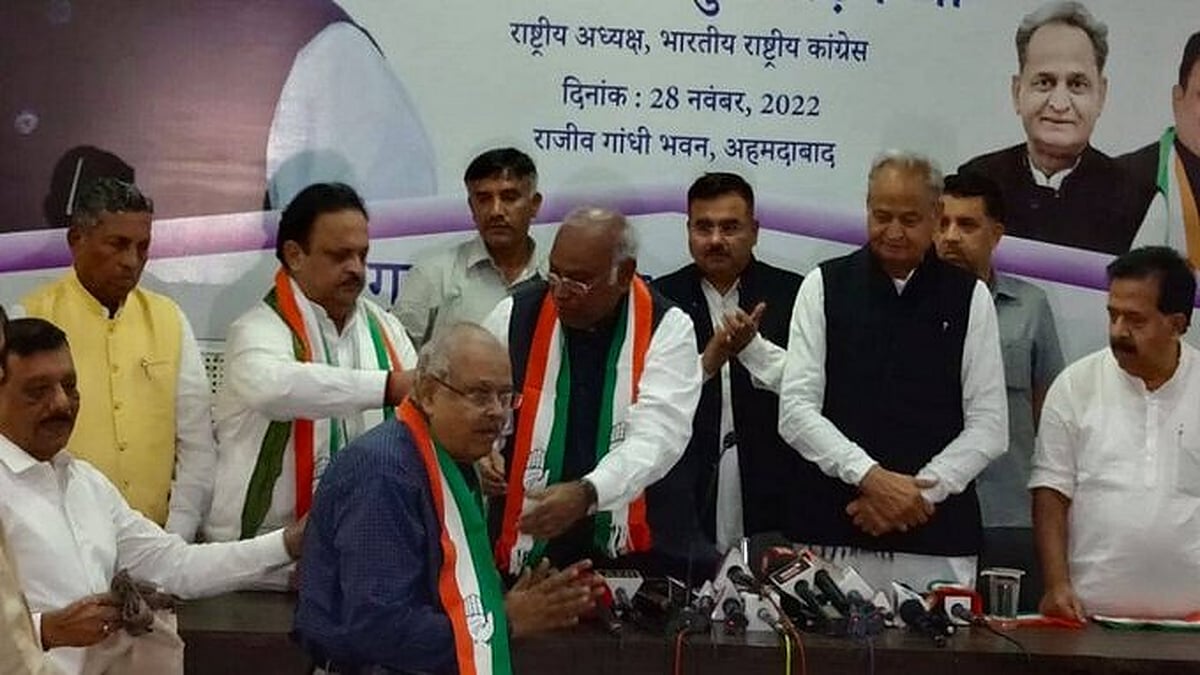 Jolt to BJP in Gujarat: Former minister Jay Narayan Vyas joins Congress ...