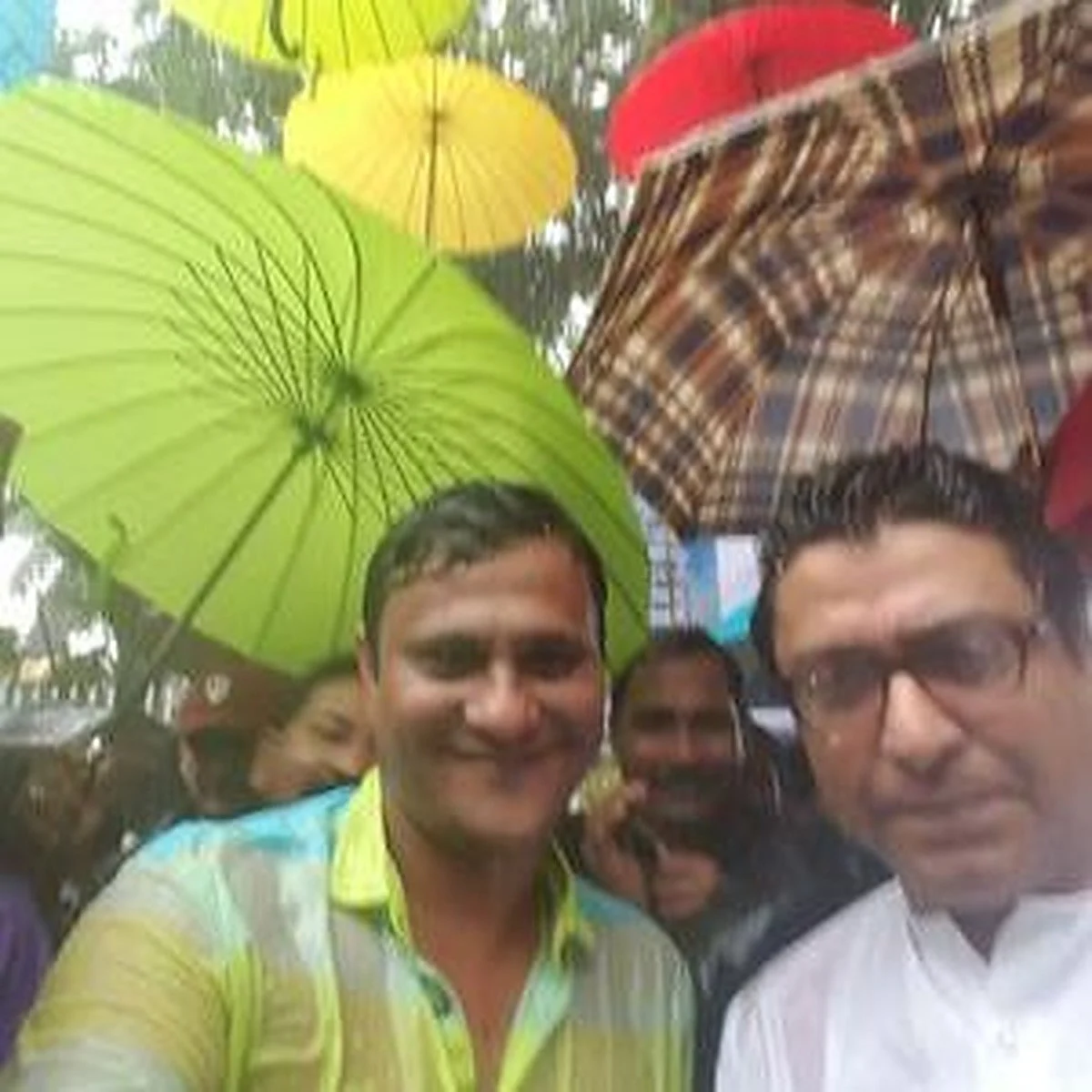 Mumbai: MNS leader Sandeep Deshpande attacked with stump during morning ...