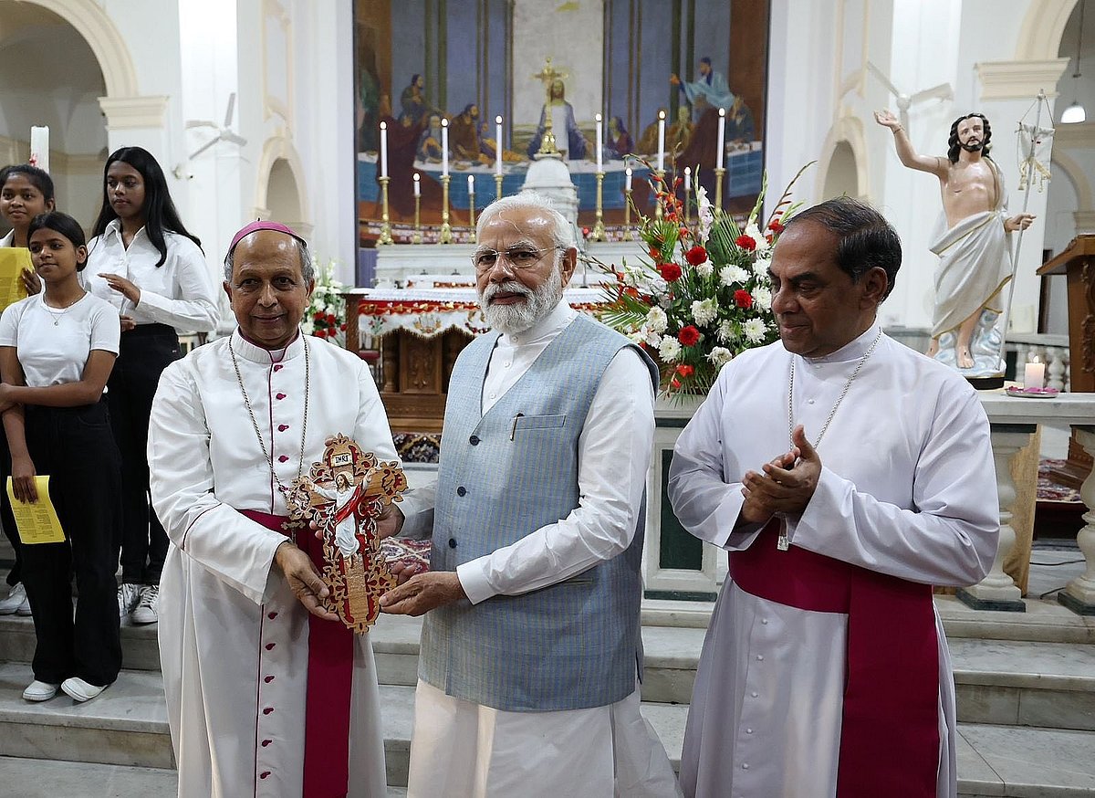 Modi visits church on Easter: Hope his followers get a message of ...