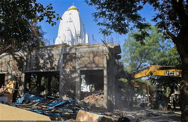 Indore temple tragedy: Protesters condemn demolition, say will rebuild ...