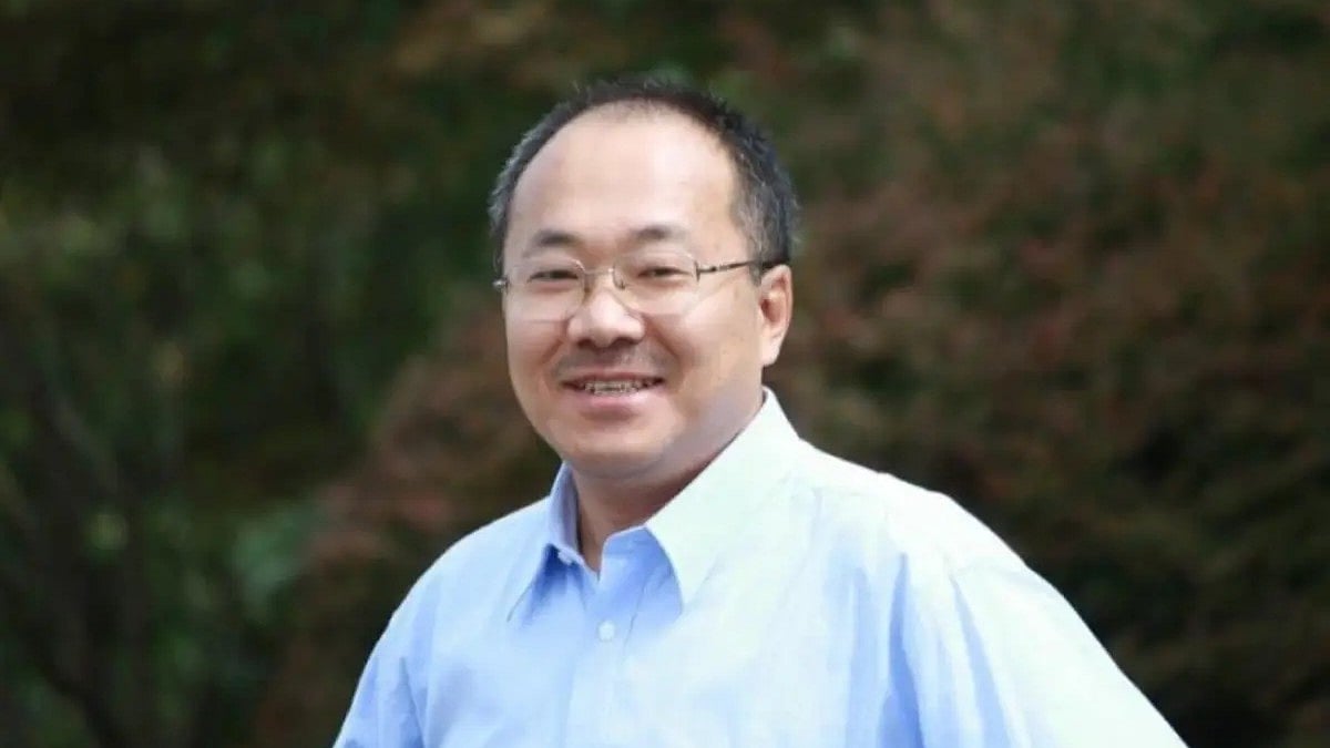 China arrests journalist on charges of espionage