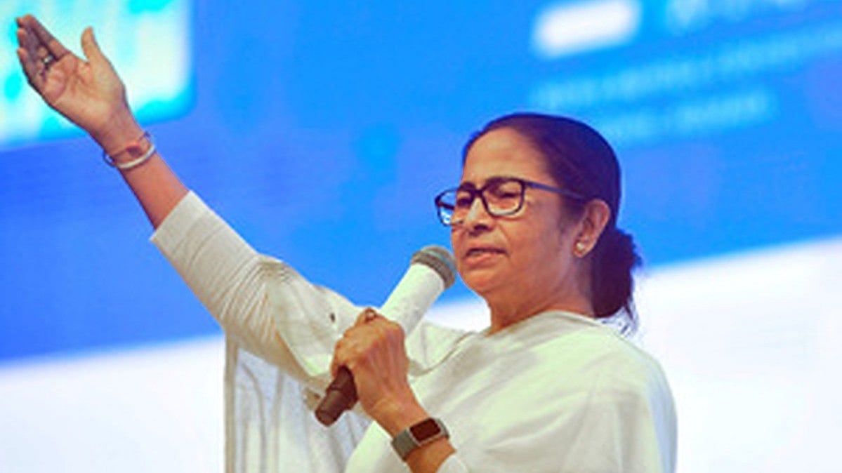 Mamata takes to streets to protest 'manhandling' of wrestlers in Delhi