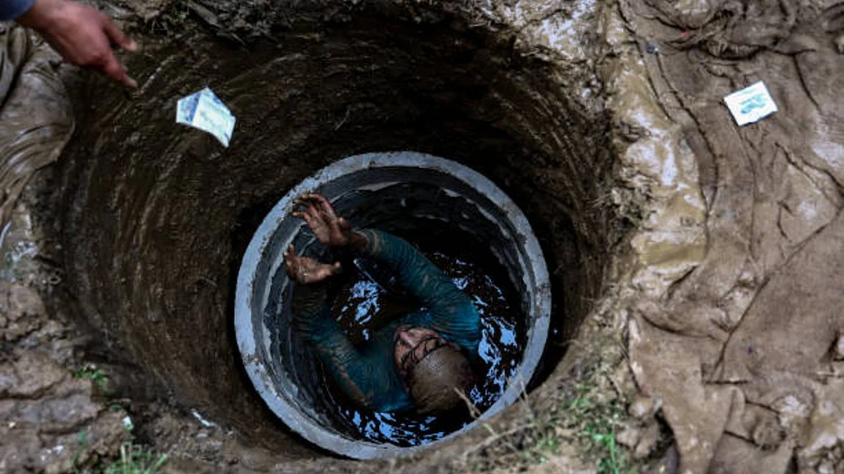 Man dies of asphyxiation while cleaning septic tank in TN