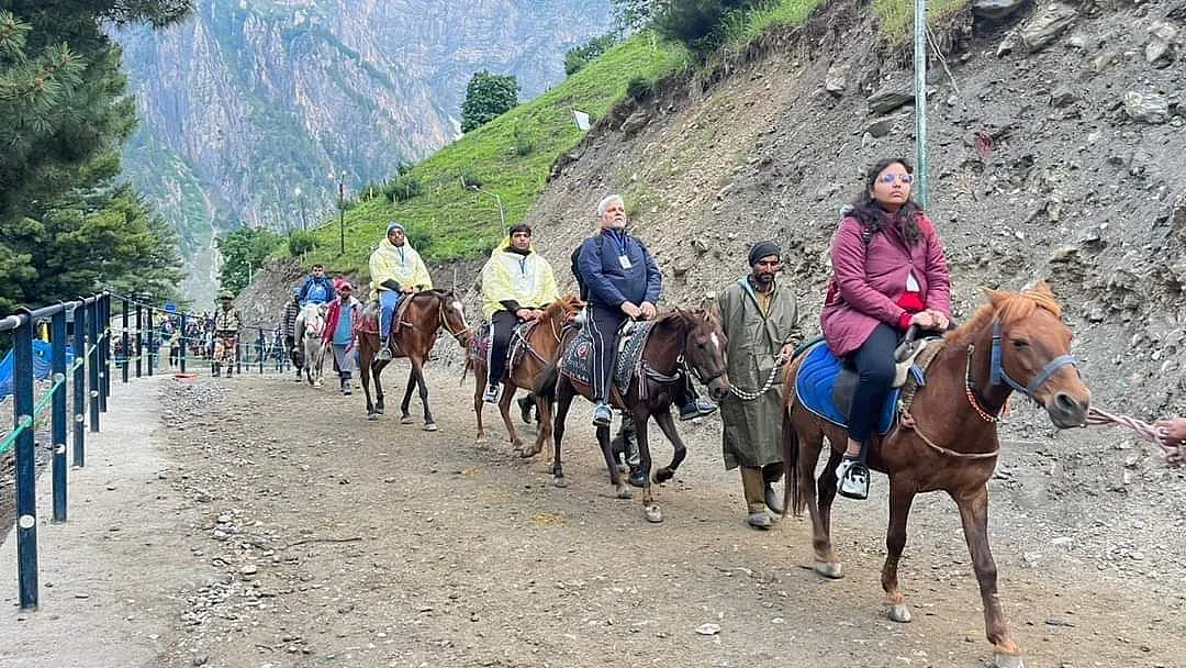Amarnath Yatra begins: First batch of pilgrims move towards cave shrine ...