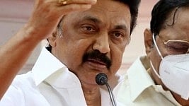 Stalin, DMK leaders stage peace march to commemorate Karunanidhi's ...