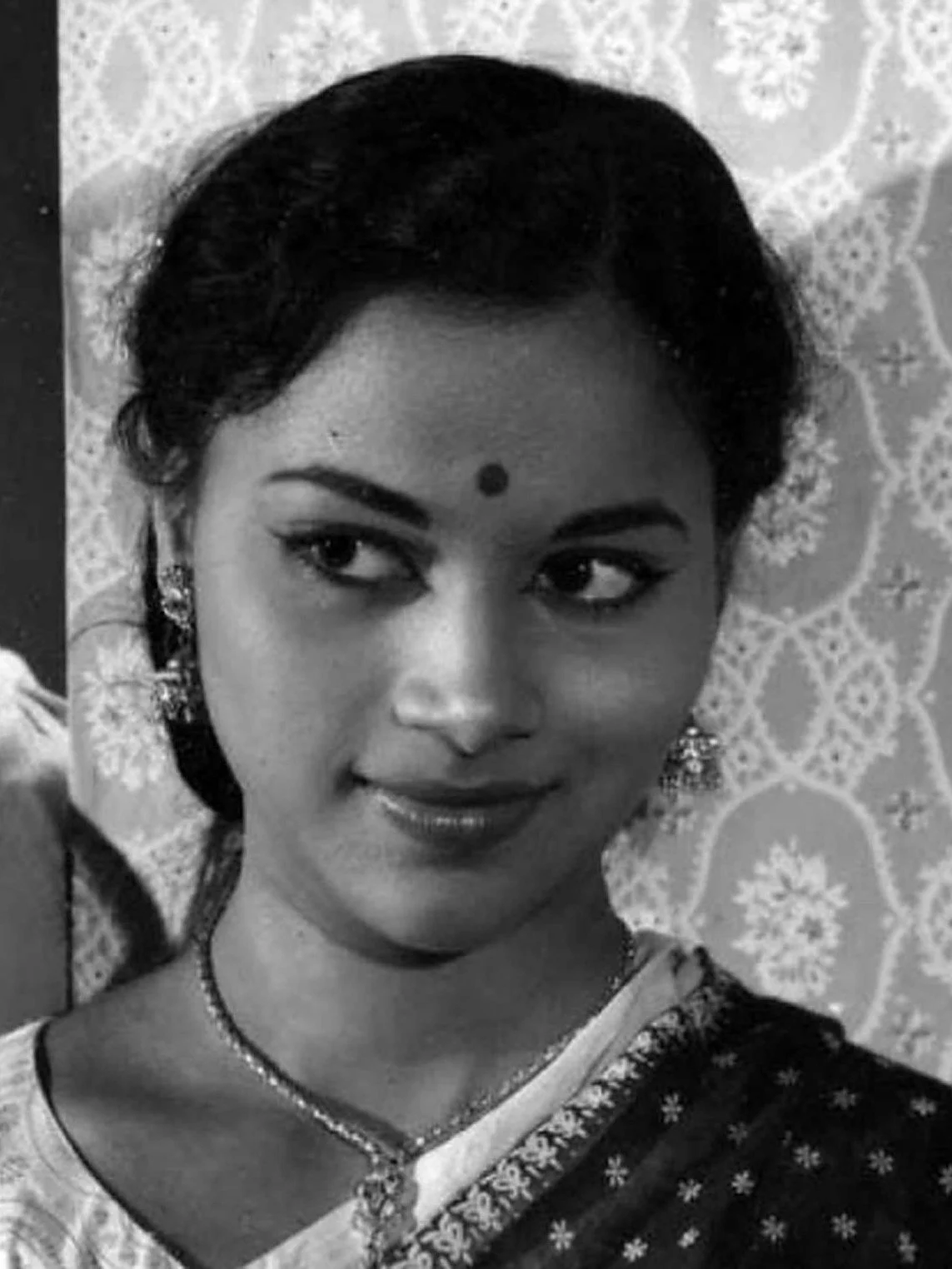 Veteran actor Seema Deo dies at 81