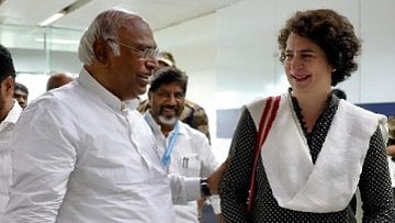 CWC begins key meet in Hyderabad to evolve poll strategy