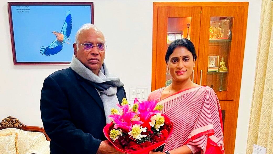 Ready to take any responsibility: YS Sharmila after meeting Kharge