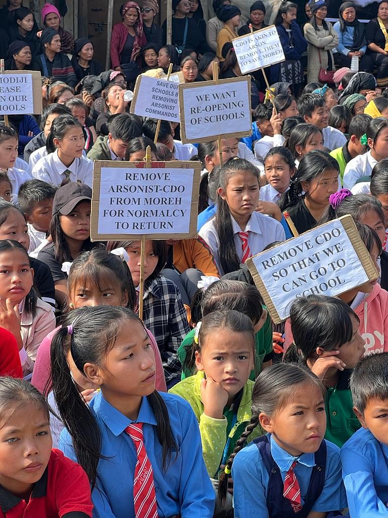 Manipur: School students in Moreh sit-in, demand regular classes