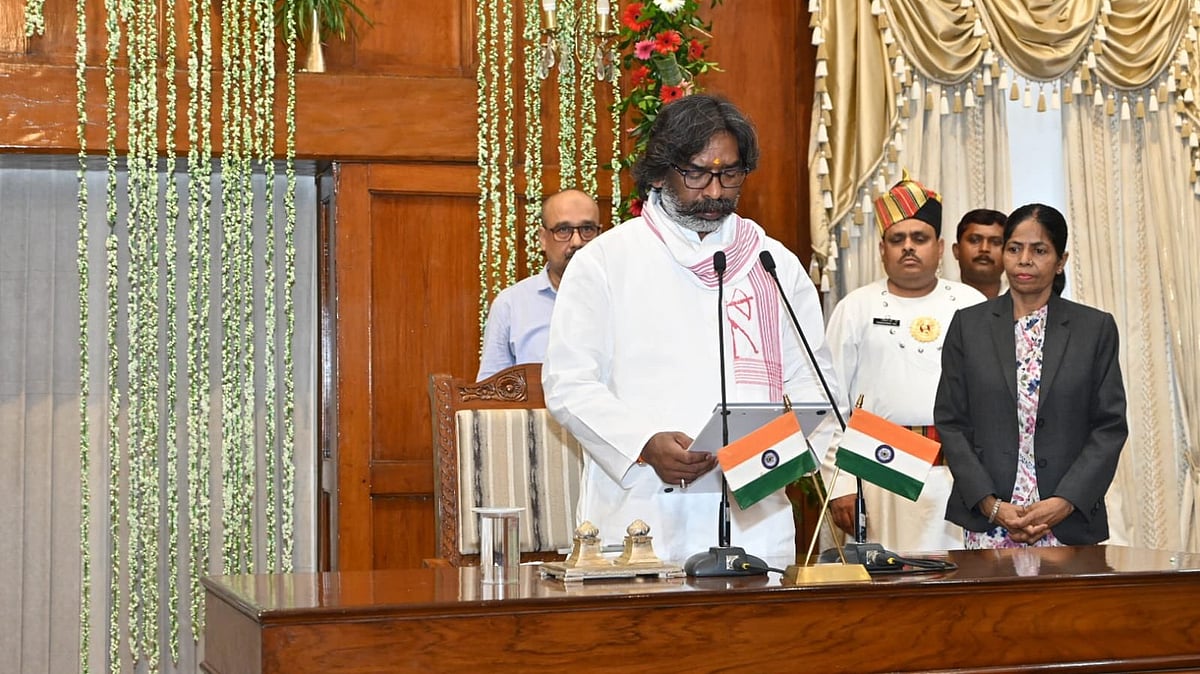 Hemant Soren takes oath as 13th chief minister of Jharkhand