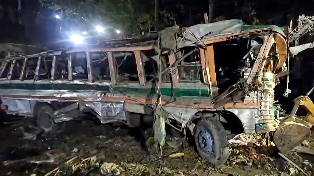 J&K: 3 BSF personnel dead, 32 injured as bus carrying troops falls into ...