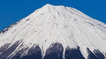 Mt Fuji observes season's first snowcap after longest ever absence in ...