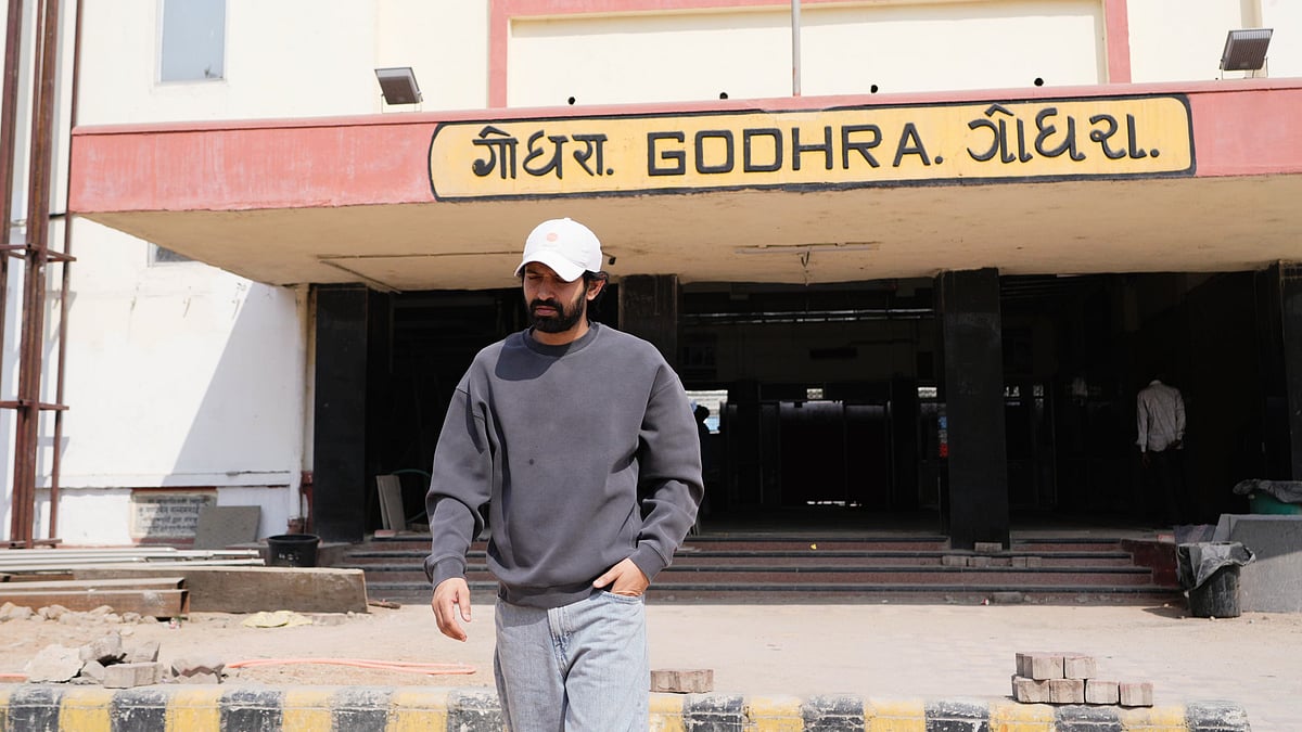 Under fire Vikrant Massey visits Godhra station ahead of ‘The Sabarmati ...