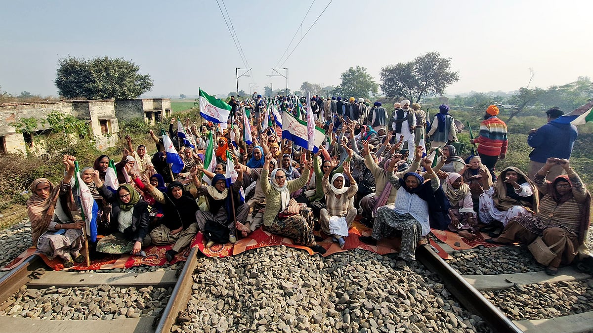 Punjab: Train services disrupted by 'rail roko', Dallewal's condition ...
