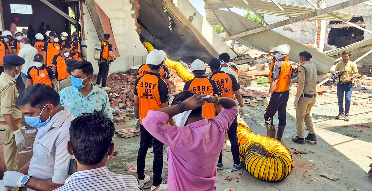 Guj. firecracker factory blast: Family of six wiped out, kin leave with ...