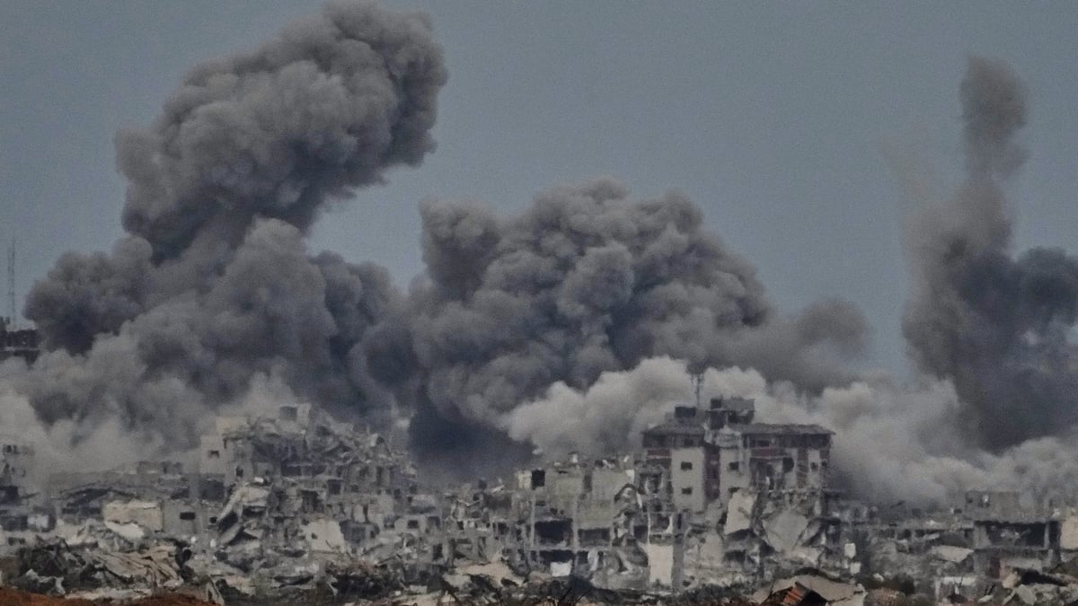 Israeli strikes kill 14 Palestinians in Gaza despite ceasefire