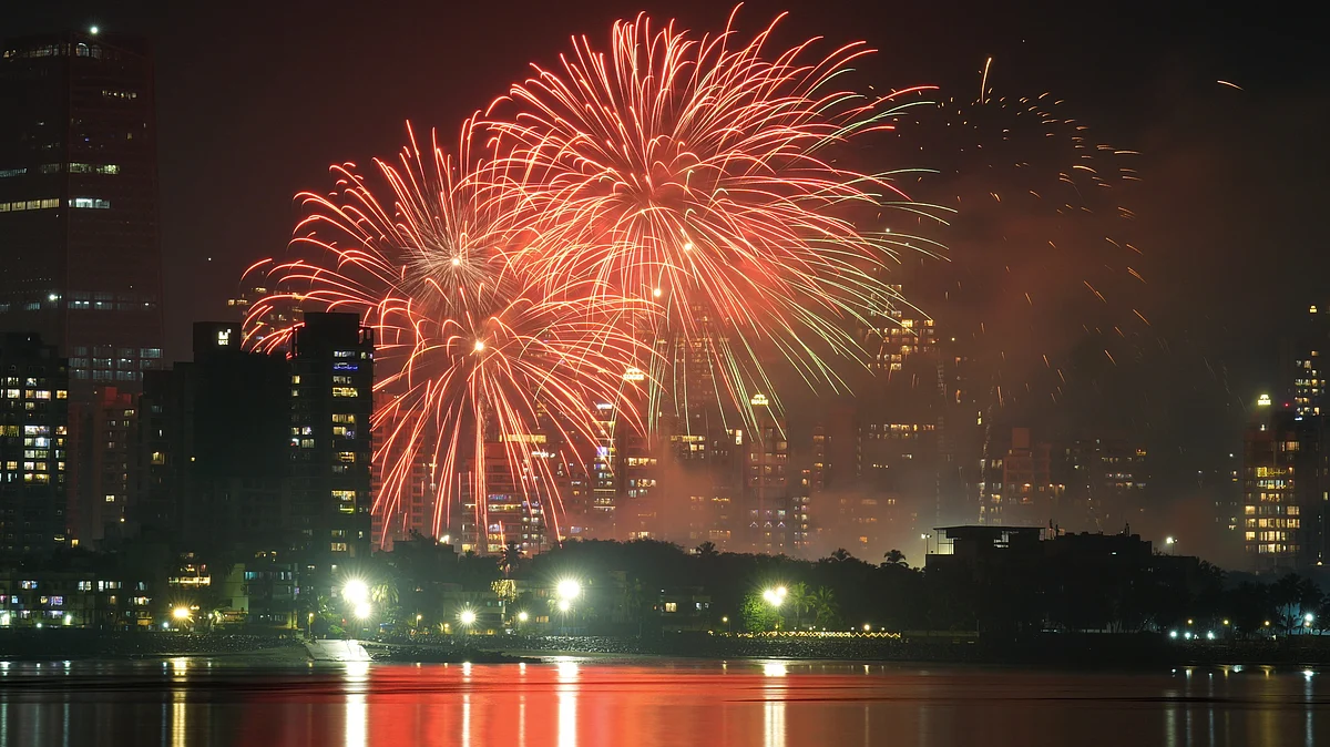 Maharashtra permits eateries and bars to operate till 5 am on New Year ...