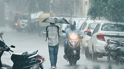 Rain cools Delhi as thunderstorms sweep parts of north India