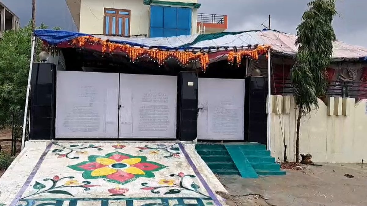 बाबा भोले के दौसा आश्रम पर VIP लोगों का लगता था मेला, ज्यादातर महिलाएं ...