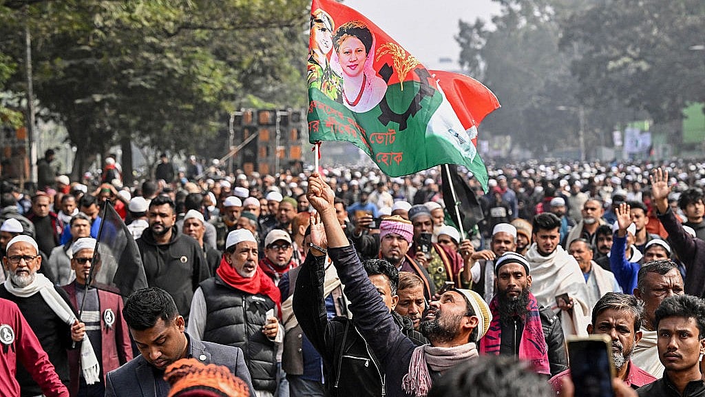 बांग्लादेश: ऐतिहासिक बोझ उतार फेंकने का समय