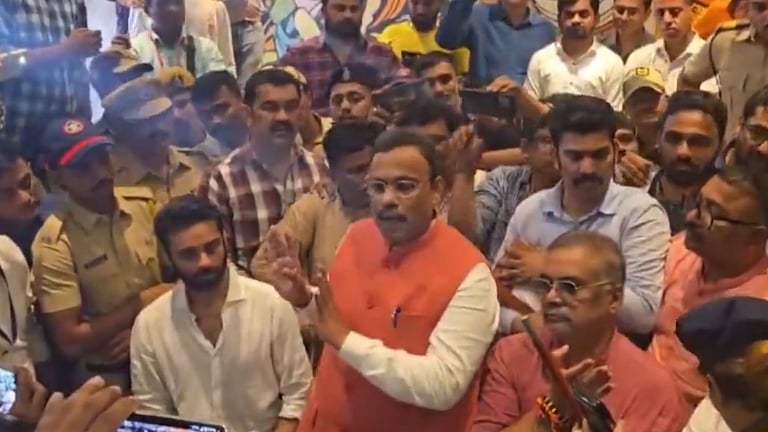 Day before Maharashtra polling, BJP’s Vinod Tawde booked for ...