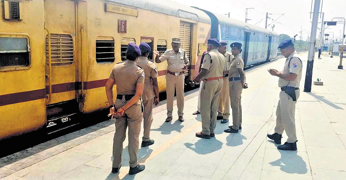 Woman pushed off train in Tamil Nadu loses foetus