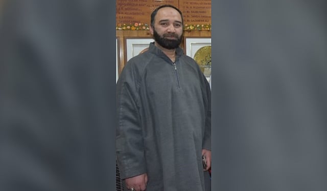 Kashmir artisan wins first prize in Iranian craft festival