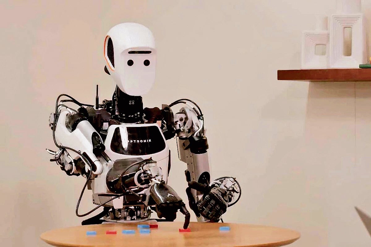 Google unveils Gemini Robotics and Gemini Robotics ER for smarter AI ...