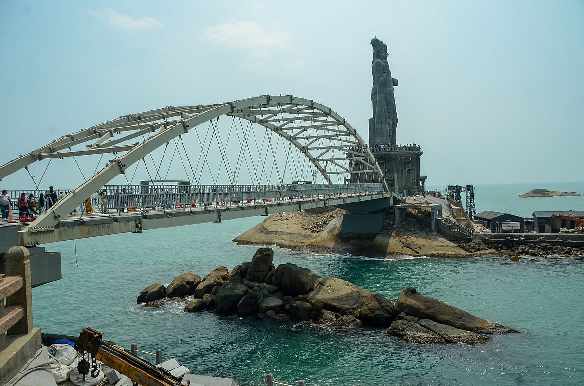 Walk over the waves: The glass bridge that connects Vivekananda Rock ...
