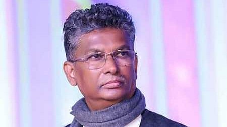 Karnataka PWD Minister Satish Jarkiholi visits Delhi amidst news of ...