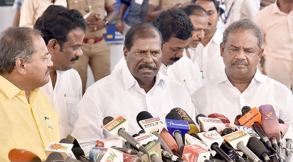 Ramadoss-son spat minor issue, will be resolved amicably: PMK GK Mani