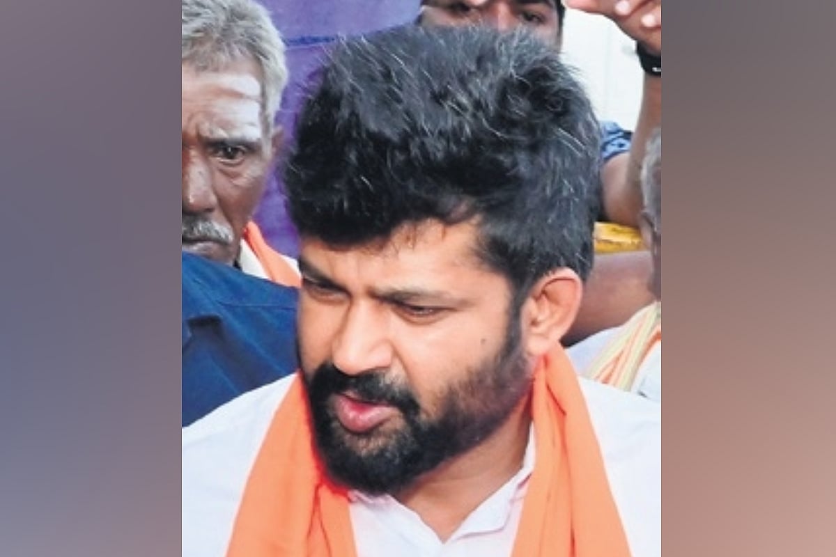 Dalits shoo away Pratap Simha from Ram Lalla event in Mysuru