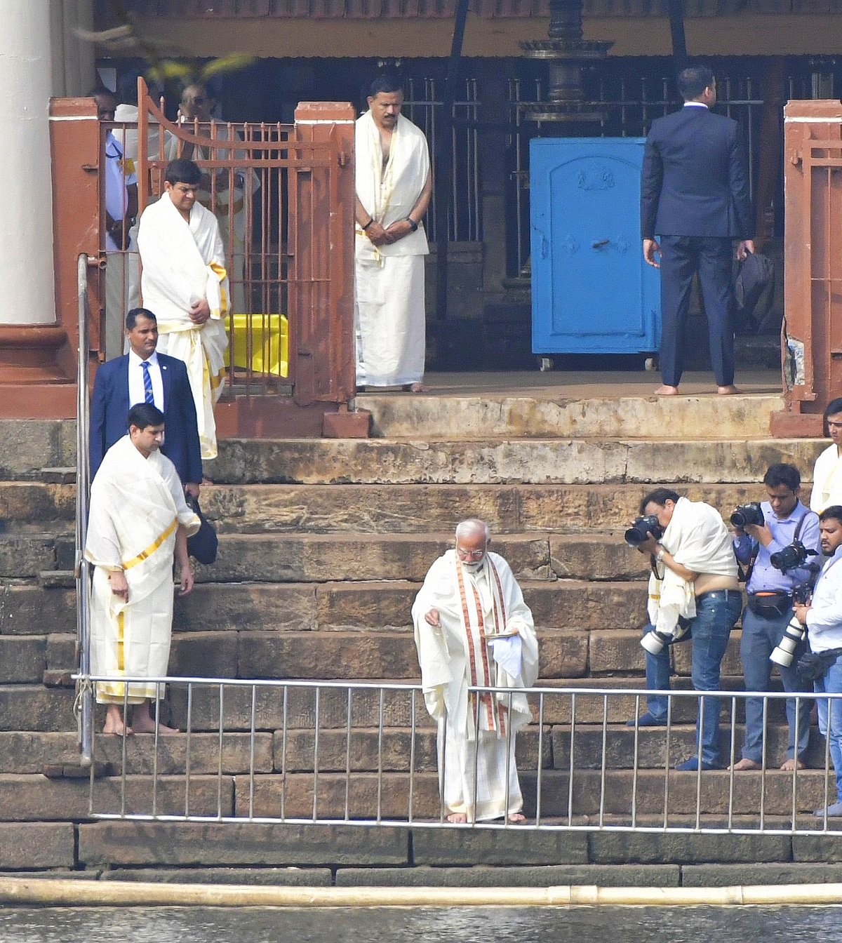 Vedic chants, bhajans mark PM’s Triprayar temple visit