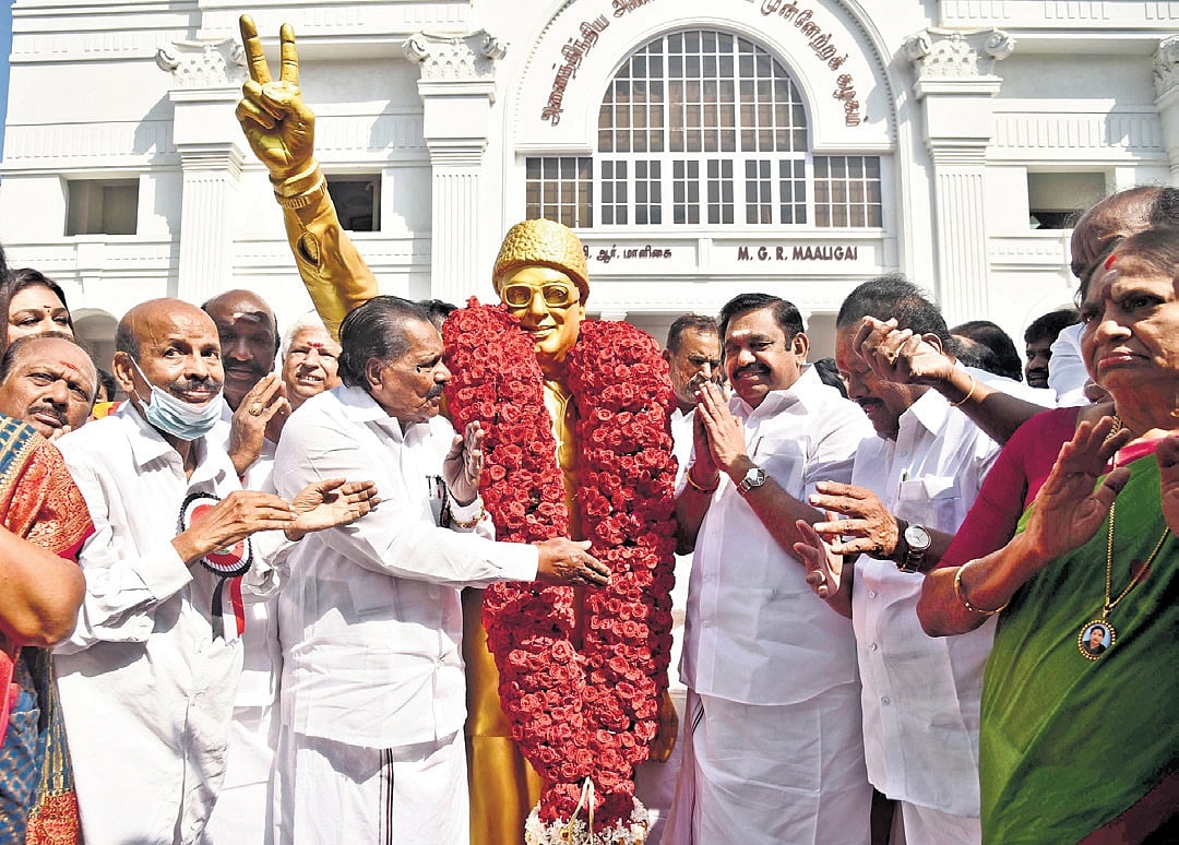 Tamil Nadu: AIADMK leaders, past & present, pay homage to MGR
