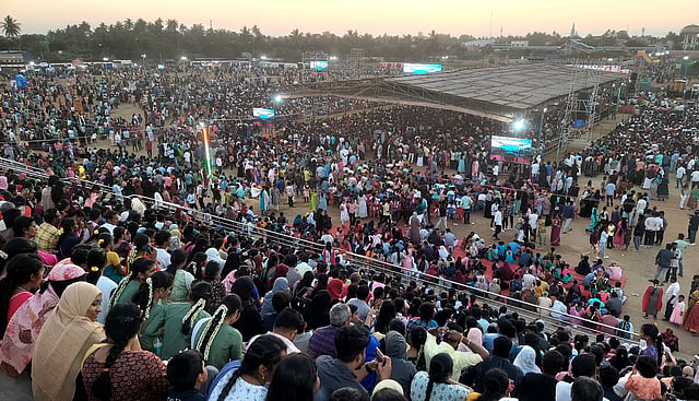 Puducherry: Karaikal Carnival brings cheers inside stadium, chaos outside