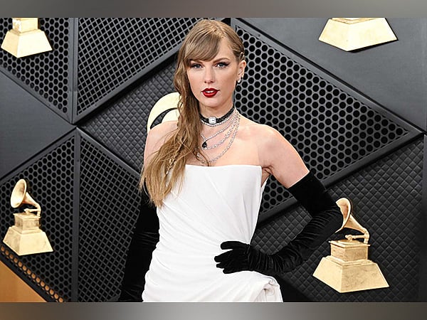 Taylor Swift is demanding that a college student stop tracking her ...