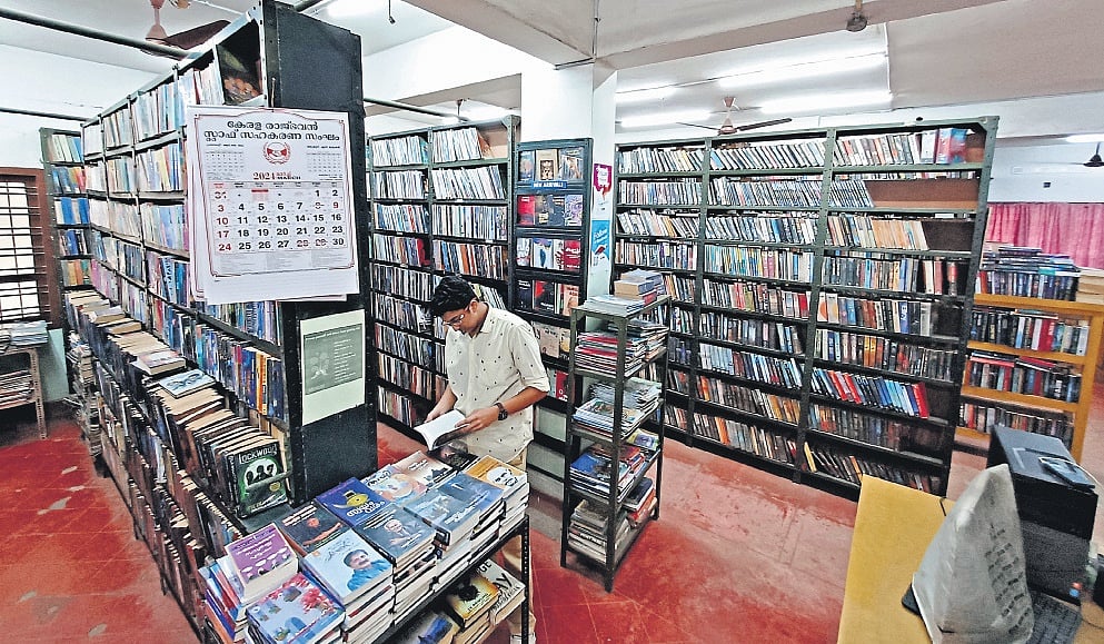 Thiruvananthapuram: Will this good-old library turn a new page, regain ...