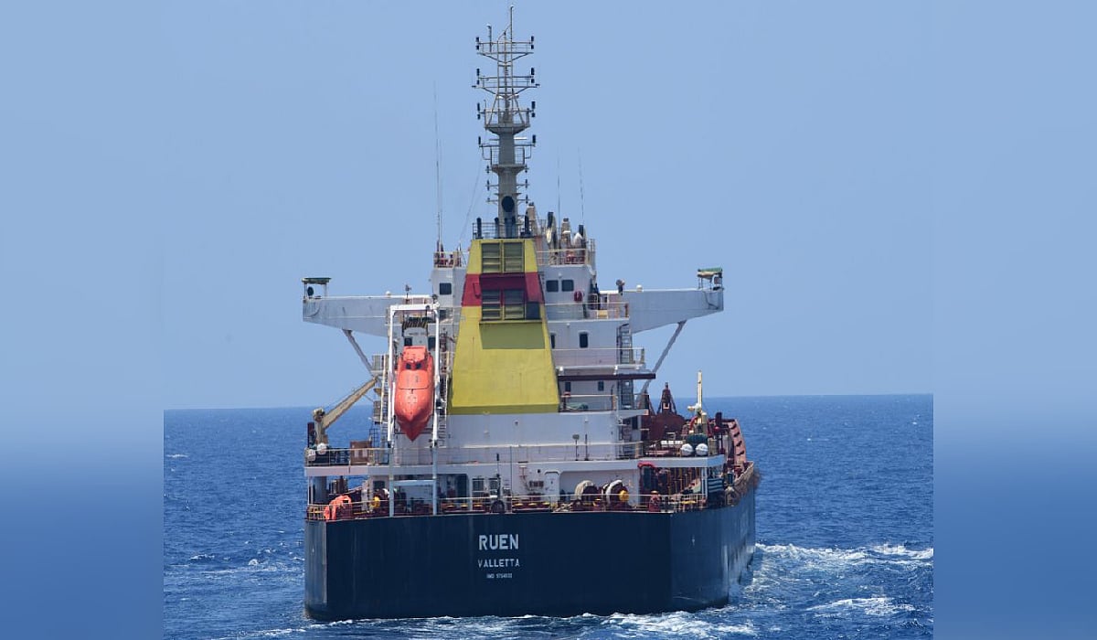Indian Navy thwarts attempt of Somali pirates to hijack ships