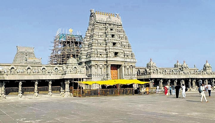 The History Of Yadadri Yadagiri Lakshmi Narasimha Swamy Temple