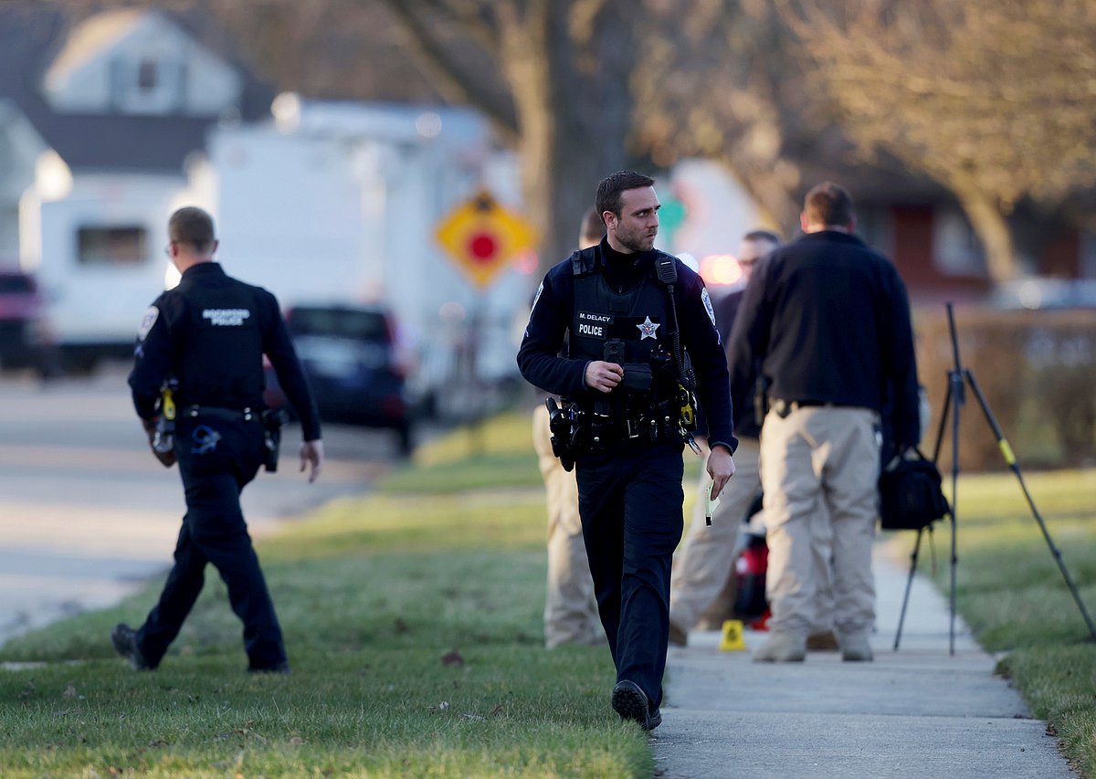 Four people killed and seven wounded in stabbings in northern Illinois ...