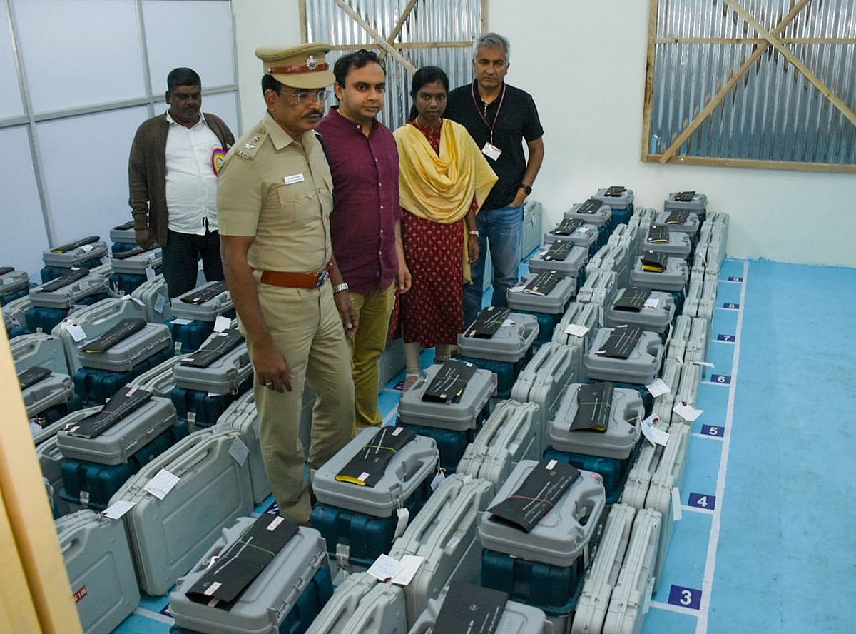 Three-tier security arrangements at EVM strong rooms in Krishnagiri ...