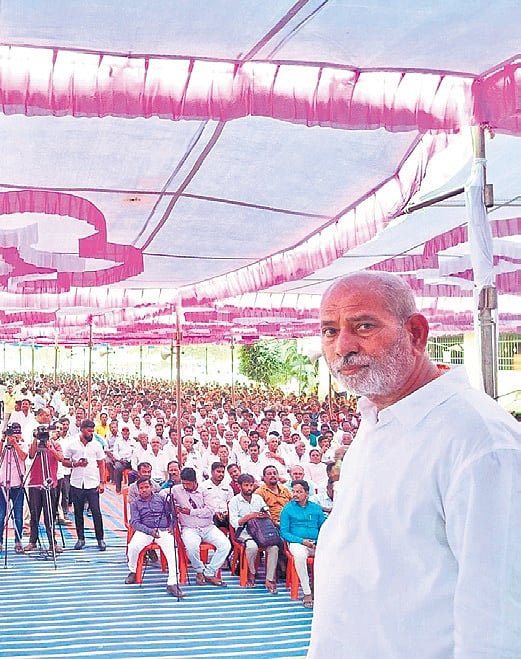 Karnataka: Karadi Sanganna to continue in BJP