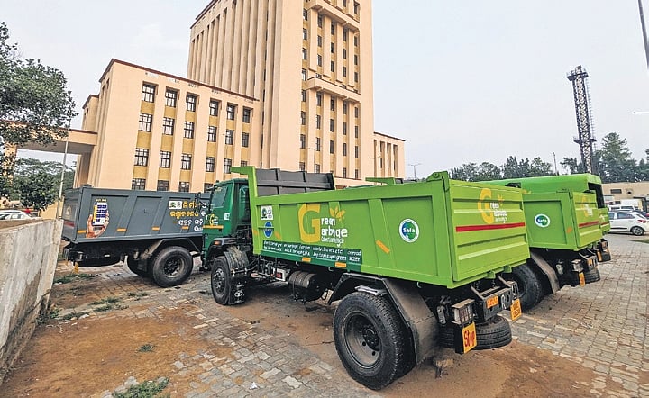 Vehicle fleet for green garbage, C&D waste collection lying unused in ...