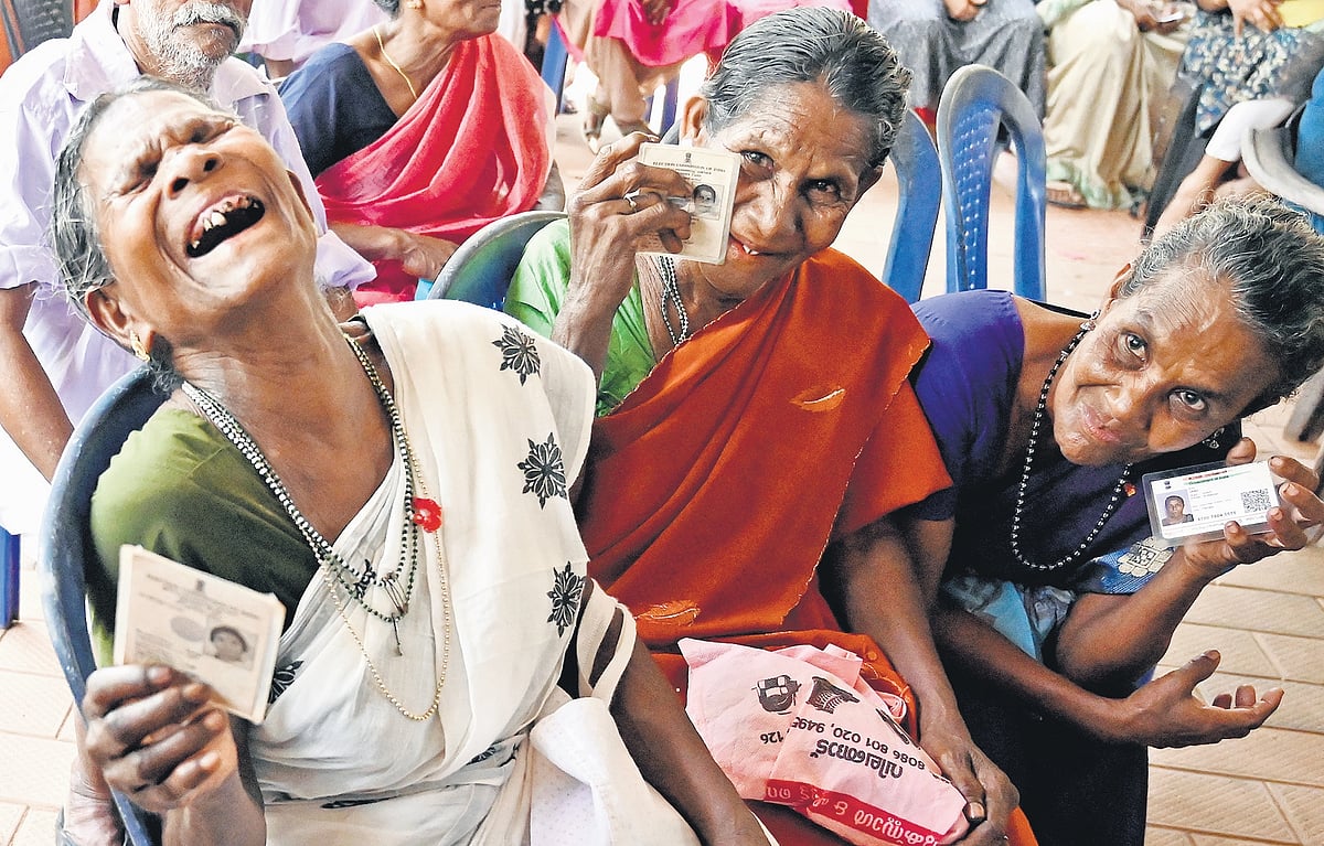 Kerala sees delayed polls, low voter turnout amid scorching heat, 8 people die