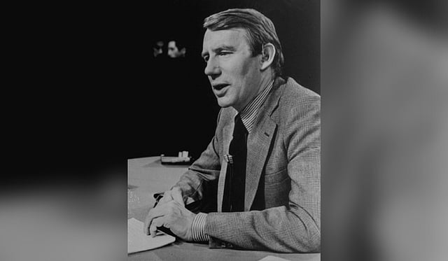 Robert MacNeil, creator and first anchor of PBS 'NewsHour' nightly ...