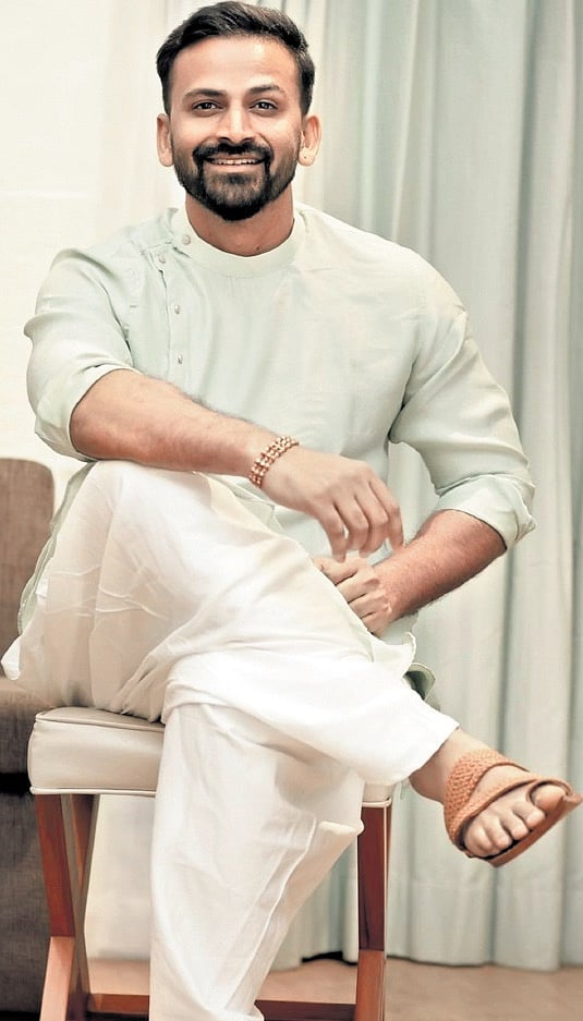 Daali Dhananjay in talks to headline 'Halagali'