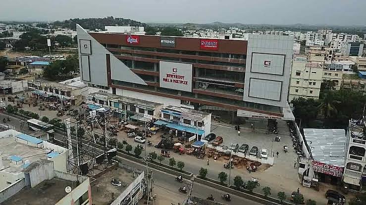 TSRTC takes possession of Armoor’s Jeevan Reddy Mall over unpaid dues
