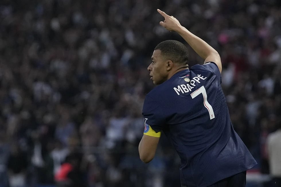 Mbappé left out of PSG squad for final league game of the season
